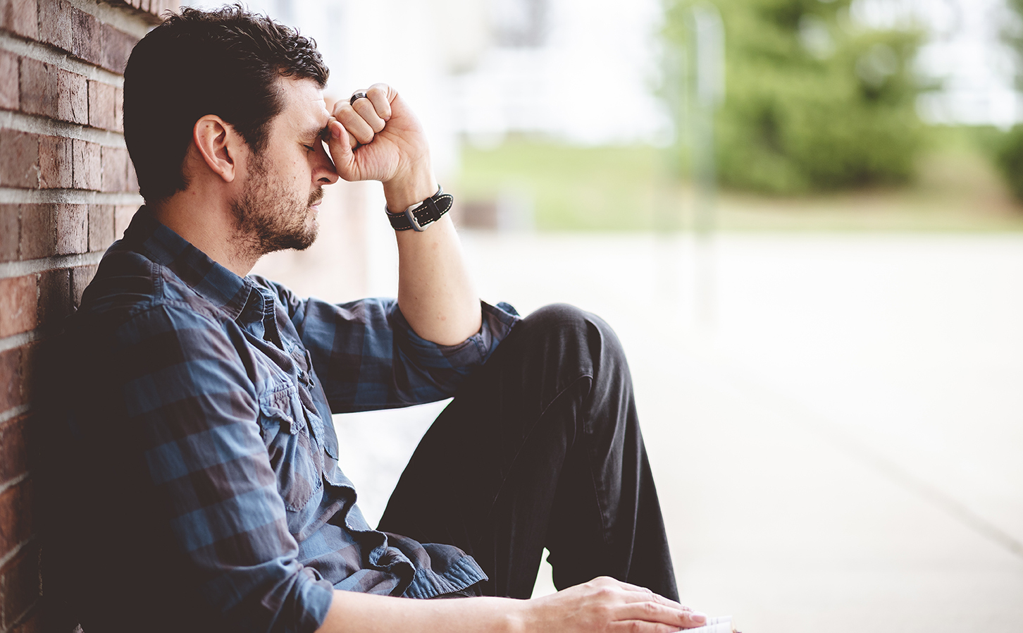 Emociones negativas: qué son y cómo controlarlas - Terapify